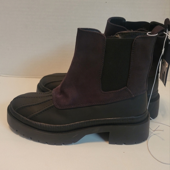 Universal Thread | Shoes | Universal Thread Ella Chelsea Black Lugged ...